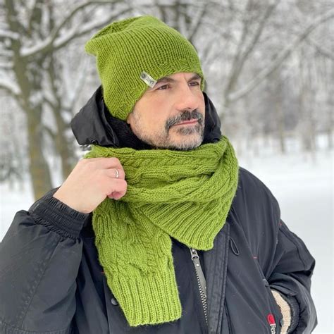 Комплект мужской вязаный ШЕММ ШЕЛДОН шапка шарф зеленый в интернет магазине Ярмарка Мастеров по