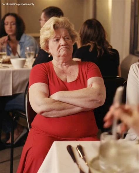 ЗАВЕДОХ СВЕКЪРВА СИ НА РЕСТОРАНТ ЗА ДЕНЯ НА МАЙКАТА ТЯ ГО ПРЕВЪРНА В СЕМЕЕН БАНКЕТ И ПОСЛЕ МИ