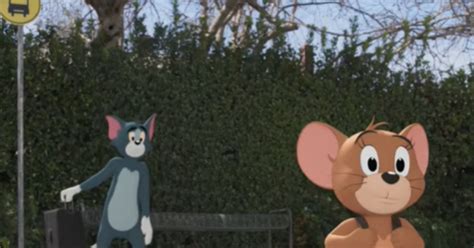 فيلم توم وجيري يقدم تجربة غريبة وغير مسلية إلى حد بعيد اندبندنت عربية