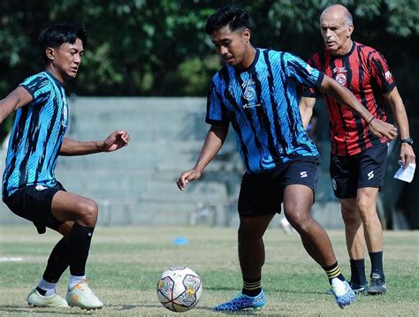 Jelang Laga Arema Fc Vs Persikabo 1973 Singo Edan Usung Misi
