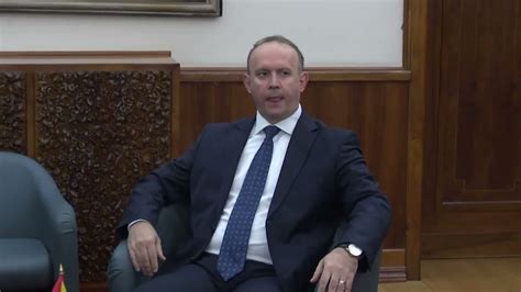 Во Македонија претседателот на Големото национално собрание на Турција Нуман Куртулмуш Youtube