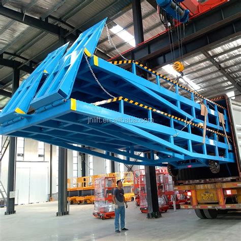 Warehouse Forklift Mobile Ramp For Unloading Trucks Container Loading And Unloading Ramp For
