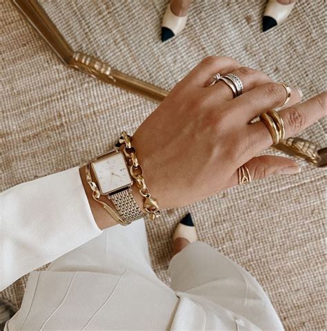 ოქროსა და ვერცხლის Jewellery