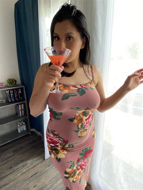 Tight Dresses And Sex On The Beachdrink Rtightdresses