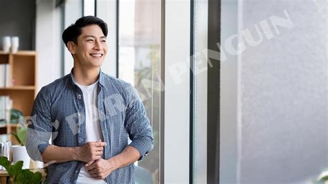 남자 사무실 창문 바라보는 Lv1 다운로드 파란펭귄