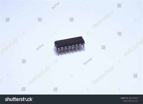 Binary Digits Transistor Over 2 712 Royalty Free Licensable Stock