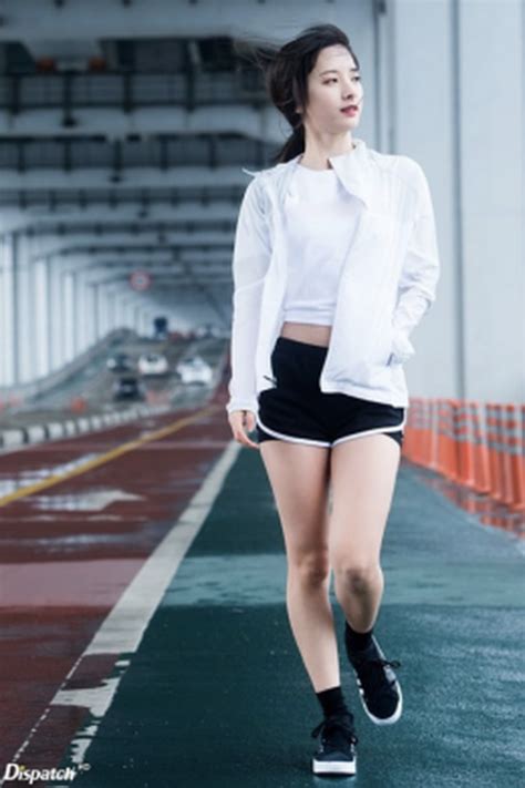 Untuk Yang Suka Olahraga Lari Berikut 4 Inspirasi Pakaian Nyaman Ala Girlband Korea Wjsn
