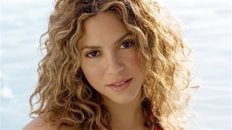 Female Singers Curly Hair At Mercedes Jackson Blog