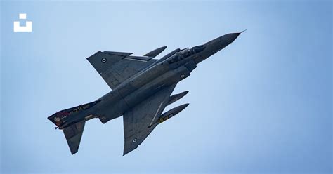 푸른 하늘을 나는 전투기 사진 Unsplash의 무료 항공기 이미지 푸른 하늘을 나는 전투기 사진 Unsplash의 무료 항공기 이미지