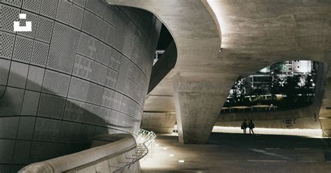 흰색과 회색 콘크리트 건물 사진 Unsplash의 무료 대한민국 이미지