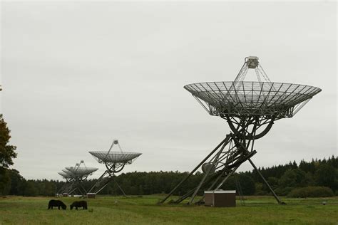 2physics Pulsar Timing Arrays Gravitational Wave Detectors As Big As The Galaxy