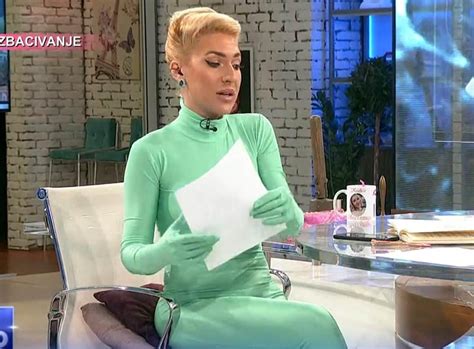 Momci Sta Je Vama Sve Red Flag Kod Devojaka Sa Nasih Prostora R Askserbia