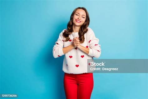 그녀의 초상화 그녀의 좋은 매력적인 사랑스러운 사랑스러운 꿈꾸는 쾌활한 쾌활한 소녀 팬 매혹적인 선물 뉴스 선물 깜짝 고립 밝은