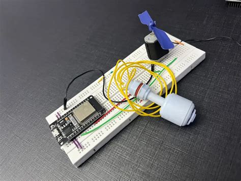 Light Intensity Measurement And Notification With Ltr303als Sensor