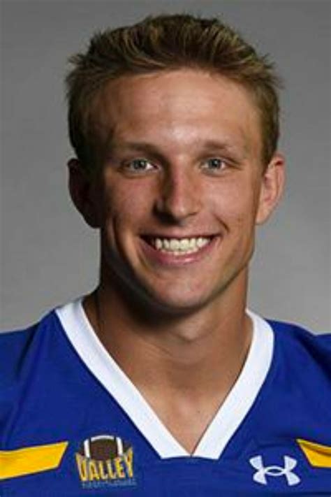 Sdsu Frisco Bound Jackrabbit Quarterback Mark Gronowski Honored With Walter Payton Award