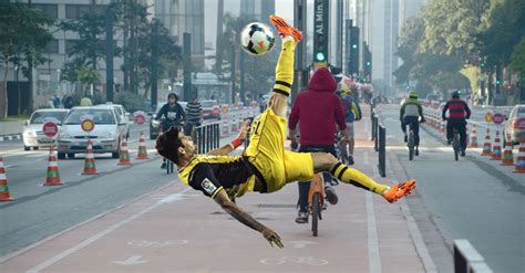 Relembre Alguns Dos Maiores Gols De Bicicleta Da História Notícias