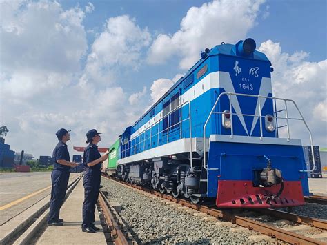 首趟“湾区号”中欧班列汽车专列顺利出口财富号东方财富网