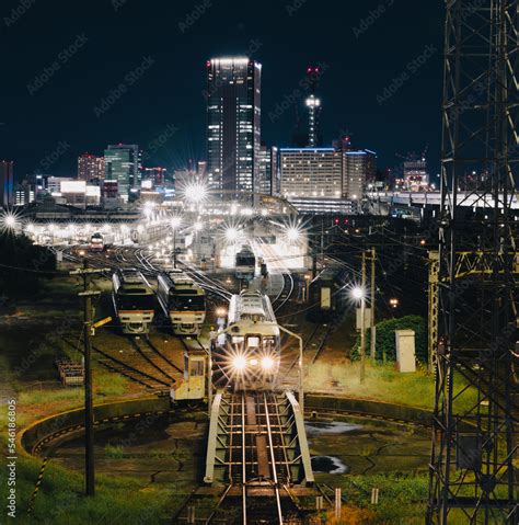 黄金跨線橋 転車台と夜景 foto de Stock Adobe Stock