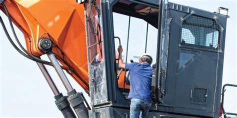 Develon Log Loaders Contributing To Western Canadas Logging Industry