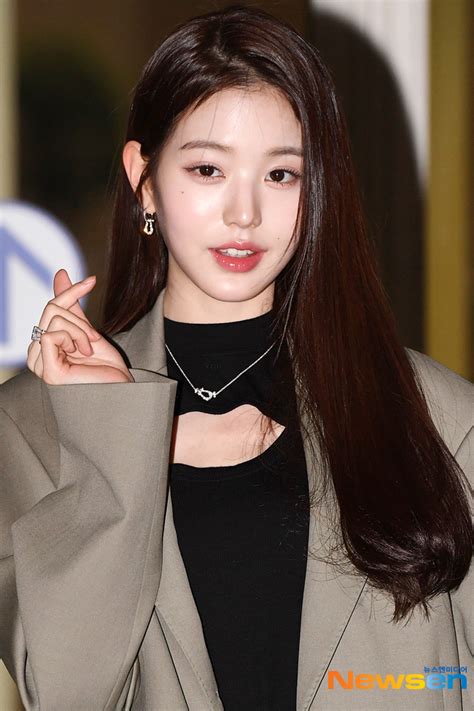 아이브 장원영 ‘촉촉한 하트 입술 포토엔hd 뉴스인코리아