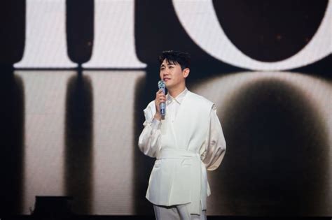 영탁 콘서트 스태프 전원에 순금카드 선물 파이낸셜뉴스