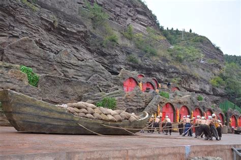 黄河岸边大型红色民俗黄河大合唱实景演出 陕北风情与黄河精神在壶口瀑布交融绽放 搜狐大视野 搜狐新闻