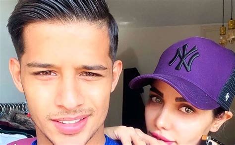 قائدی عکسهای مشترک با همسرش را پاک کرد عکس