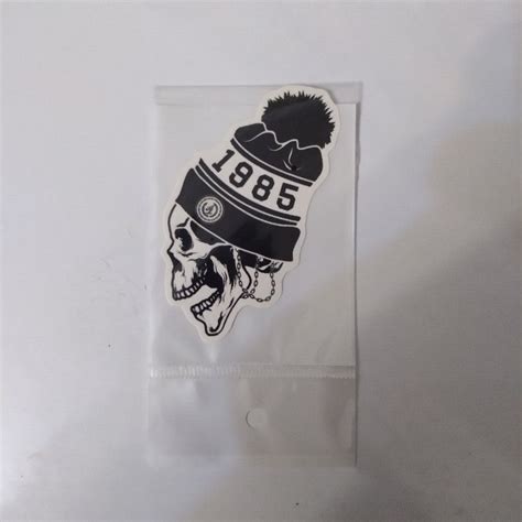 کمدا قیمت و خرید استیکر رنگ سیاه سفید