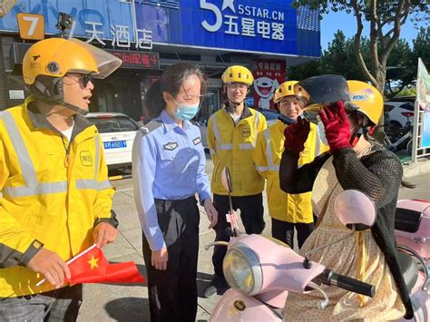 外卖骑手换位体验当“交警” 资讯 泰兴网 泰兴市新闻综合门户网站