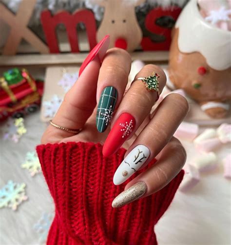 29 Cute Christmas Nail Designs — Green Plaid Red Rudolph White Nails