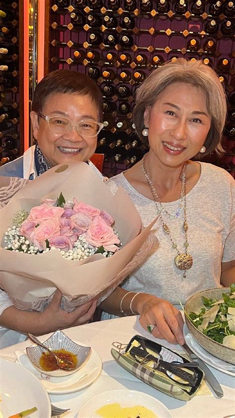 叶倩文62岁提前庆生照曝光 歪头灿笑活力满满 搜狐大视野 搜狐新闻