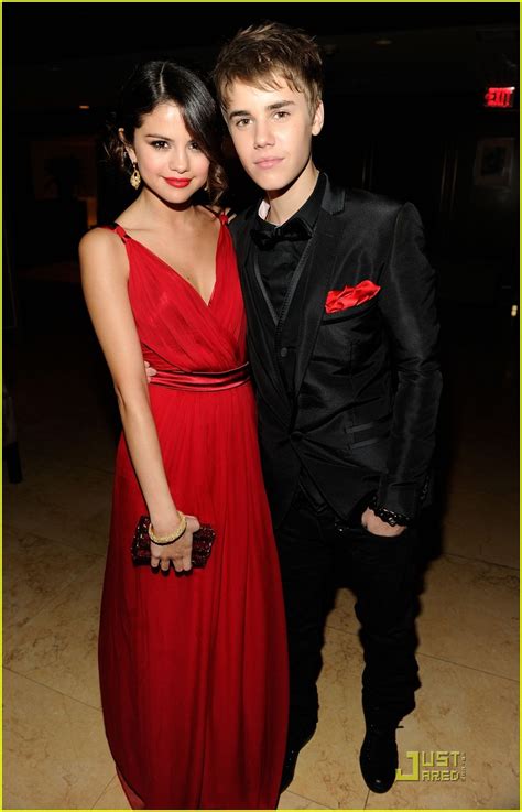 Justin Bieber Selena Gomez Holding Hands At Oscar Party Photo Oscars Justin
