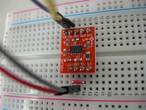伊予研究会 3軸加速度センサ Adxl345にarduinoをi2cで接続しました。センサへの電圧は、3 3vです。