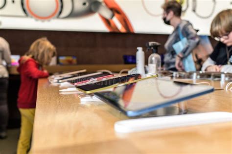 Hero Object Side View Of New Apple Computers Ipad 10th Editorial Stock Image Image Of