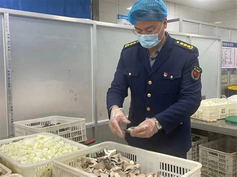 爱心帮厨 同心抗疫山东齐鲁技工学校教职工积极参与志愿帮厨活动 知乎