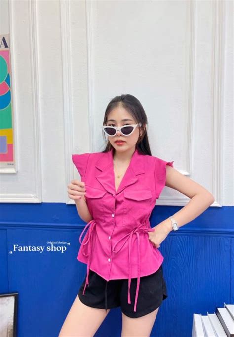 Bw Warisara🦄เสื้อครอป ปกเชิ้ต แต่งแขนสม็อค 2 ชั้น ผ้าพื้น สวยเก๋ เกิน