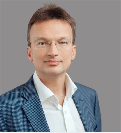 dmitry zhuravlev profile hunt scanlon media