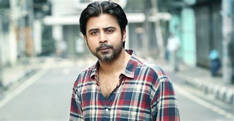 অবশেষে চলচ্চিত্রের নায়ক নিশো অভিষেকে ‘সুড়ঙ্গ