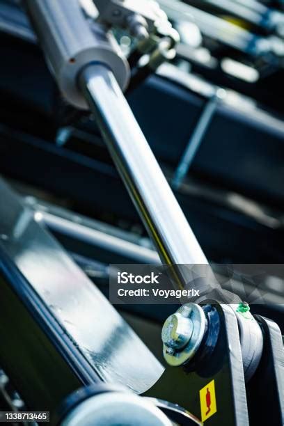 Sistem Hidrolik Pada Mesin Modern Foto Stok Unduh Gambar Sekarang Industri Sekrup Alat
