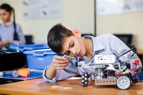 a universal graphical environment for programming educational robots