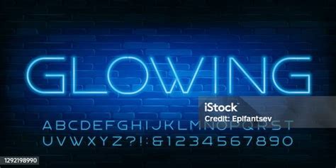 빛나는 알파벳 글꼴 파란색 네온 라이트 문자 숫자와 기호 벽돌 벽 배경 0명에 대한 스톡 벡터 아트 및 기타 이미지 0명 광학 작용 나이트클럽 Istock