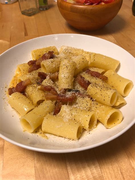 生クリームはなし！日本と本場イタリアのカルボナーラの違いって？ Macaroni