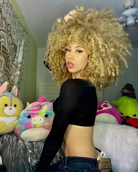 𝗽𝗶𝗻 𝗯𝘂𝘁𝘁𝗲𝗿𝗰𝘂𝗽𝗰𝗹𝗼𝘂𝗱𝘀 Curly Hair Styles Cute Curly Hairstyles