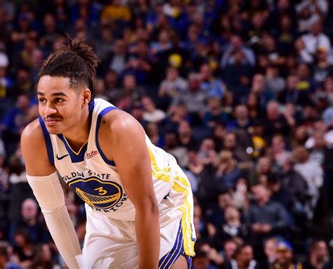 普尔创纪录，年终大战带领着勇士队逆转灰熊队，还是值得信赖的！