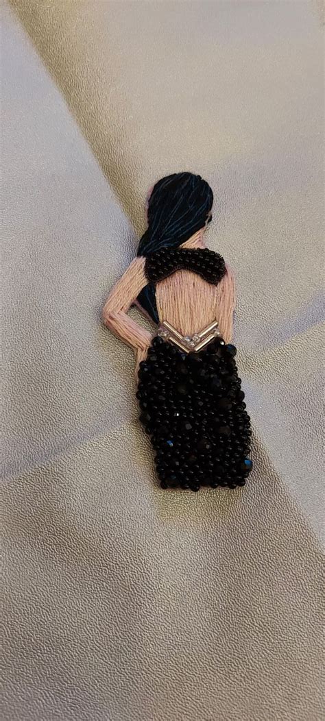 Девушка в чёрном