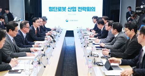 첨단로봇 2030년까지 100만대 보급부품 국산화율 80↑