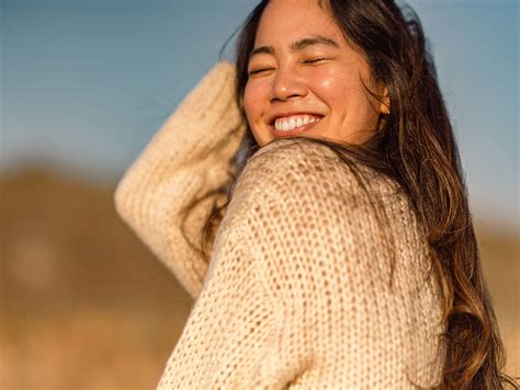 How To Look Good Without Makeup 8 Easy Tips