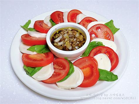 토마토 카프레제 샐러드 만들기 생모짜렐라 치즈 홈파티요리