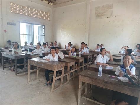 វិទ្យាល័យ ស្វាយចេក Added A New Photo វិទ្យាល័យ ស្វាយចេក