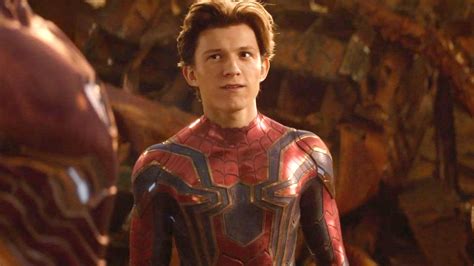 «Человек паук 3 Нет пути домой засветили новый костюм Человека паука